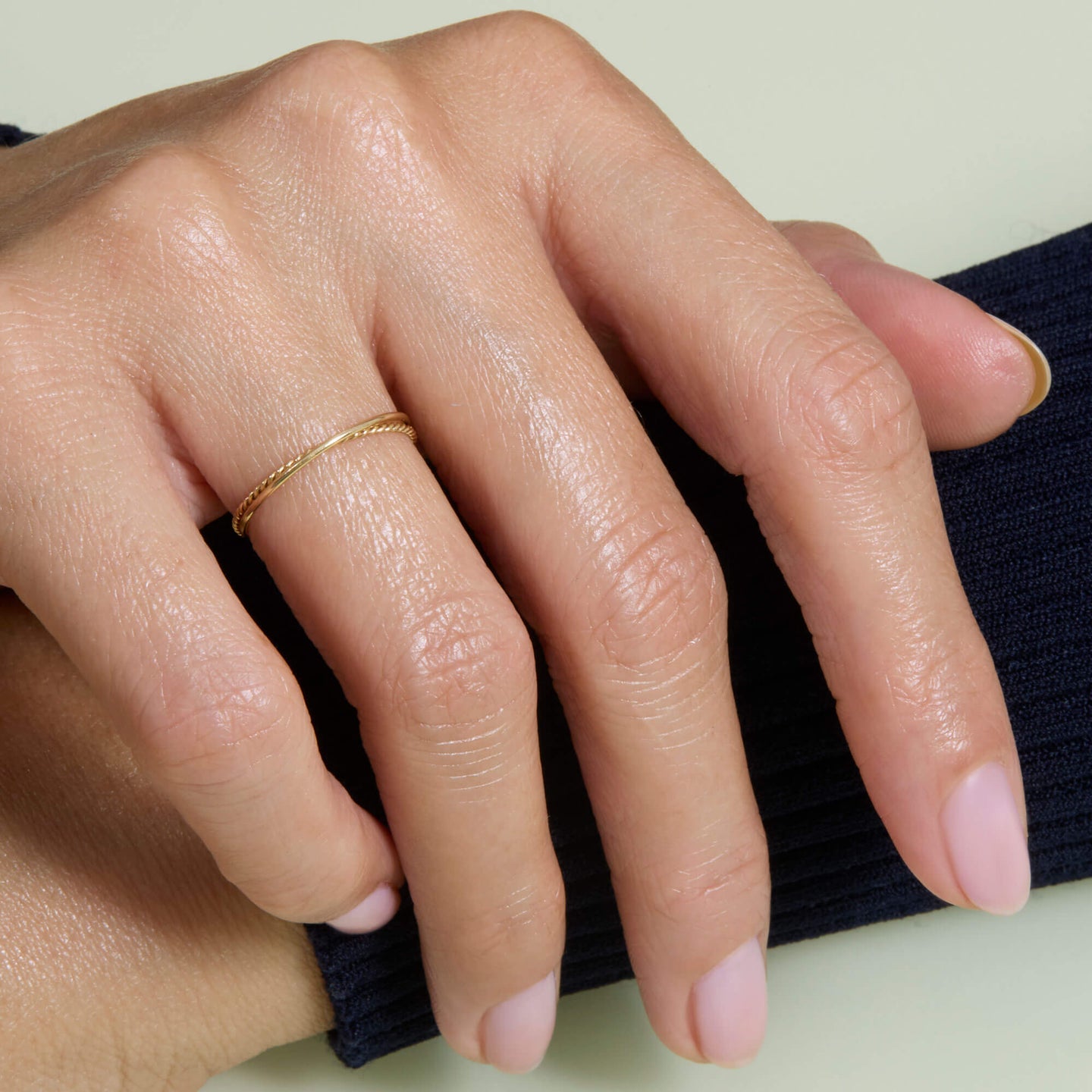 Fine Gold Twist and Round Interlocking Band – STONE AND STRAND