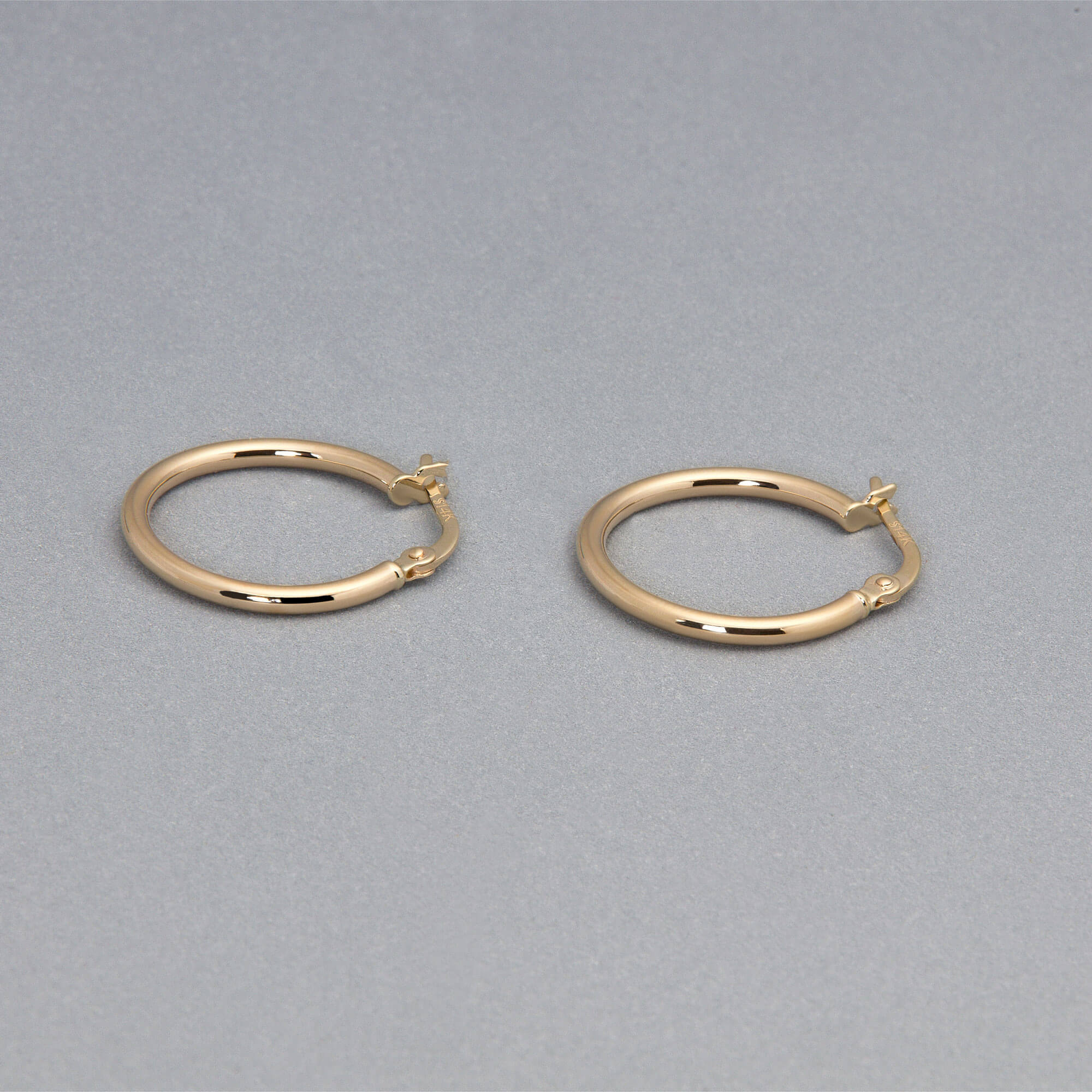 Thin Gold Hoops – STONE AND STRAND