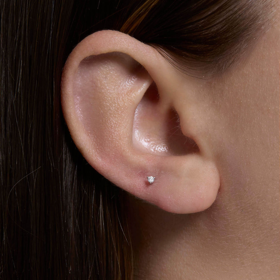 Tiny Diamond Stud – STONE AND STRAND