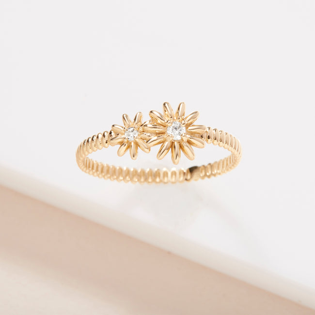 Daisy Chain Trellis Ring – STONE AND STRAND
